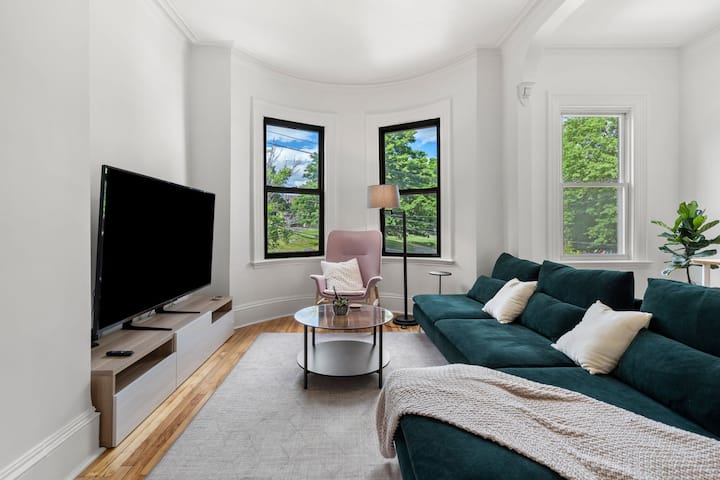 Bright Brownstone Condo - Terrace+parkview - Boston, MA