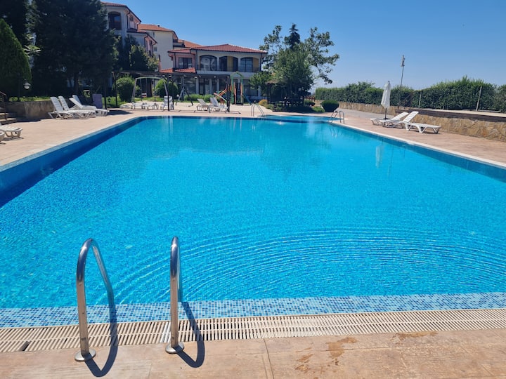 Entire Apartment 4pax, Pool, Balcony, Sea View. - Ravda