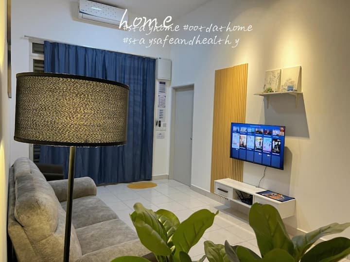 8pax 3room Homestay Rimbun Aman - Seremban