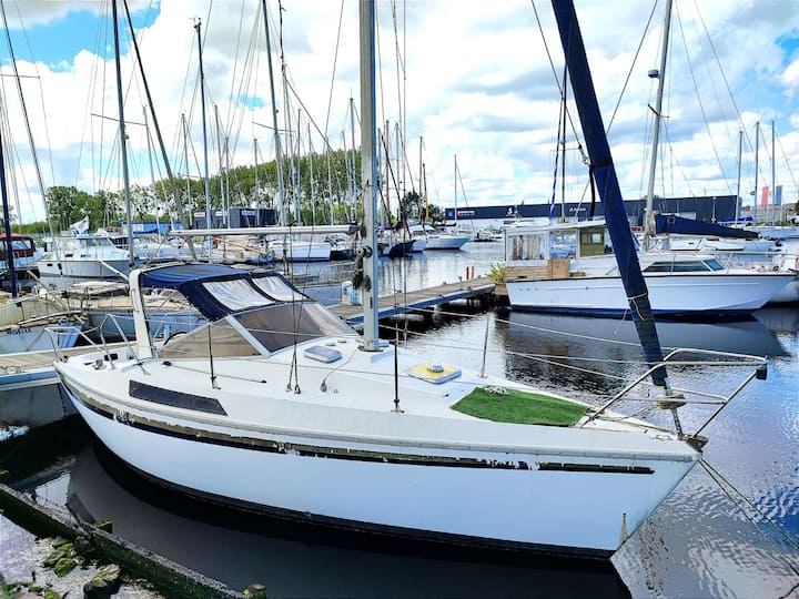 L'utopie, Voilier à La Marina - Ouistreham