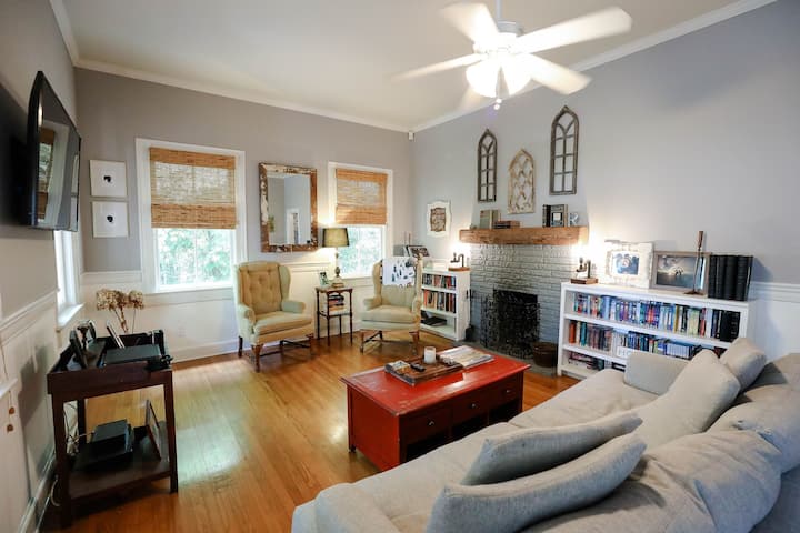 The Chick Inn On Main Neighbors! - Summerville, SC