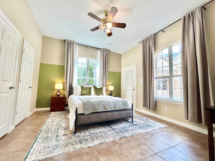 Villa Mia: Private 1bed Retreat & No Cleaning Fees - Dallas, TX