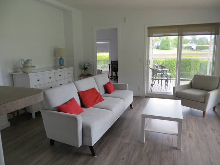 House In The Country - Aldergrove