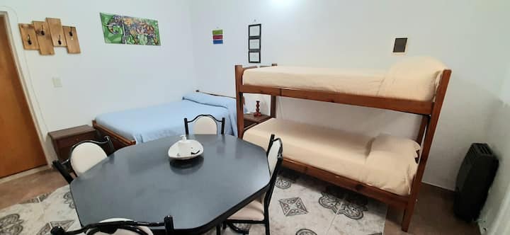 Monoambiente C/asadores, Pérgola Y Mesas De Madera - Concepción del Uruguay