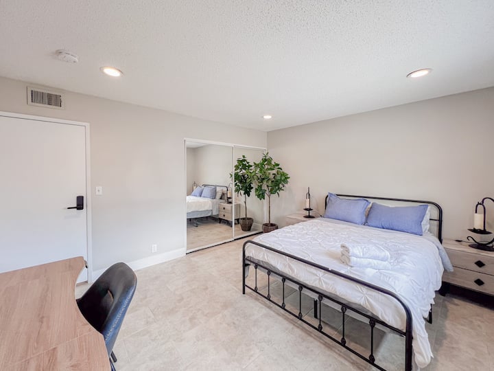 Sweet Master Room At Vegas With Private Bath - 라스베이거스, NV