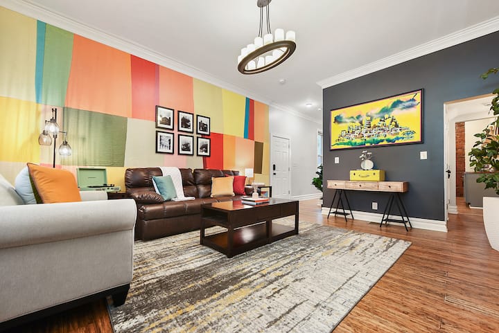 Prime Location | Private Hot Tub, Fire Pit & Grill - Pittsburgh, PA