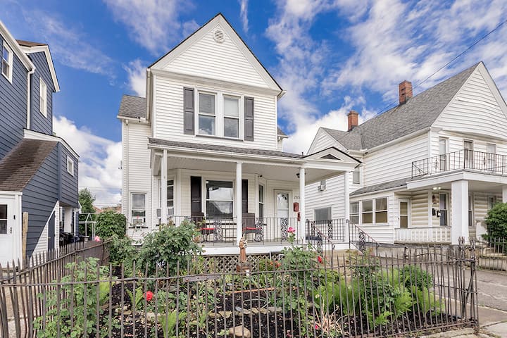 Gem In The Heart Of Little Italy! 3br-dn - Cleveland