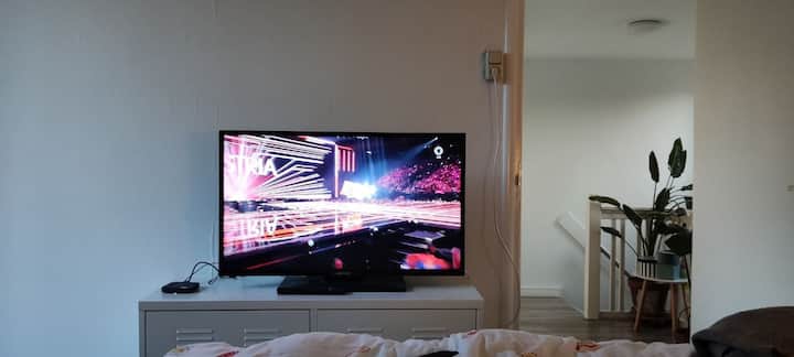 Spacious Room With Balcony & Lounge - Rotterdam