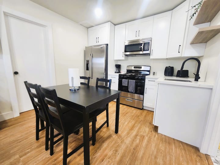 Cozy 1br/1br Newly Remdl Min To Disneyland & More - Buena Park, CA