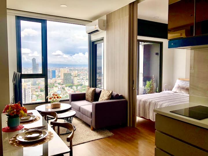 Panoramic View Room W/ Bathtub (Monthly Available) - Bangkok
