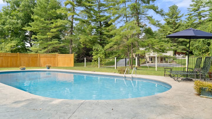Home With Pool On 10 Acres - Stockbridge, MA