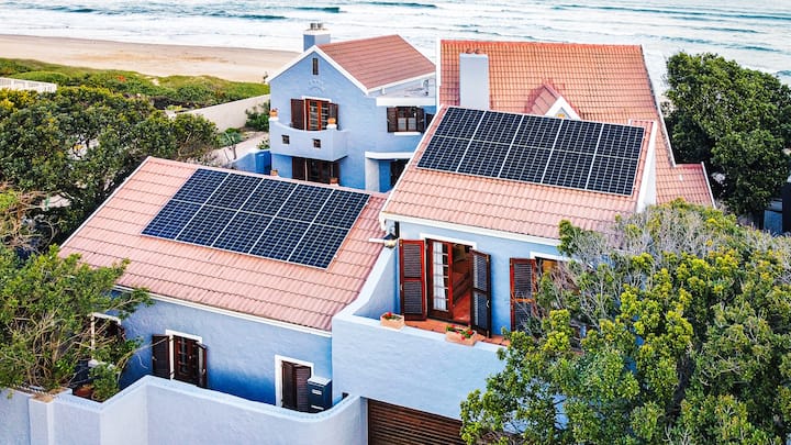 Frida On The Beach - Wilderness