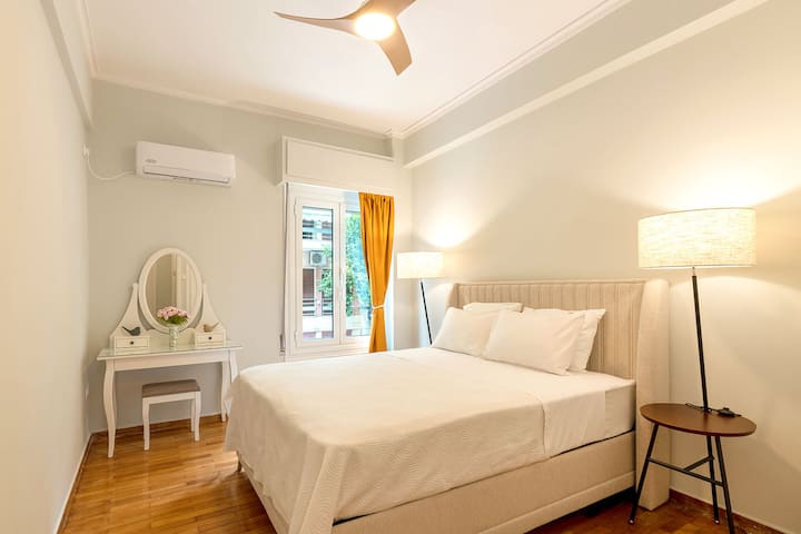 Boutique35 Luxury Apartment, Athens, Acropolis. - Atina