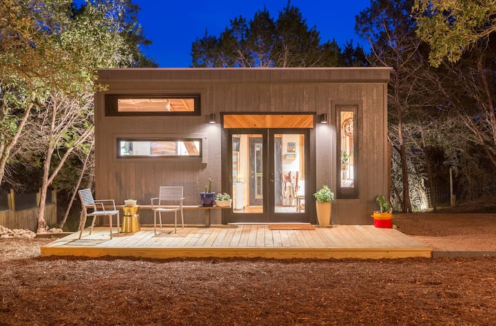 Sundown: Tiny Home Near Wimberley Square *Hot Tub* - Wimberley, TX