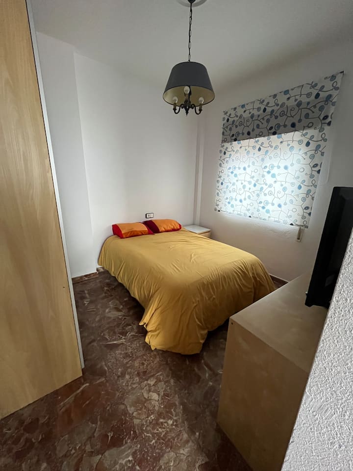 Habitación Privada En El Centro. - Cádiz