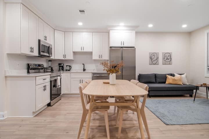 One District | 1br/1ba Apt | One Month + - Washington, DC