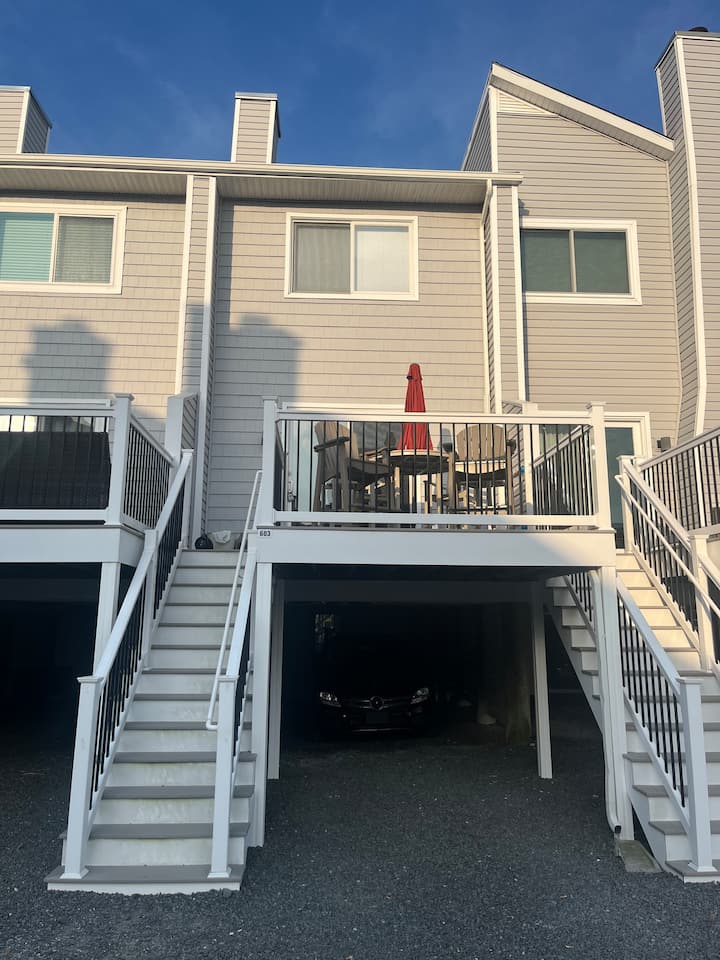 4 Br, Best Location, Pool, Bay Side, 2 Balconies! - Dewey Beach, DE