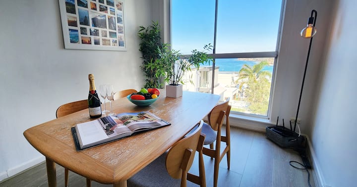 Relaxed Coastal Living With Fantastic Ocean Views - Bondi Beach