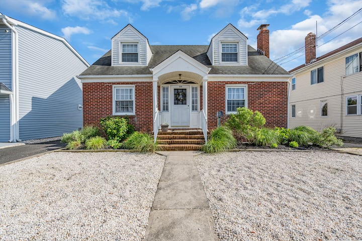Charming Apt 1 Block To Beach - Manasquan, NJ