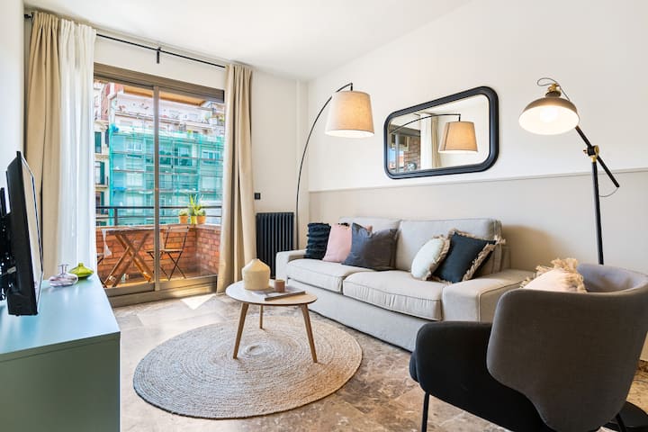 Great Location With Balcony. - Barcelona