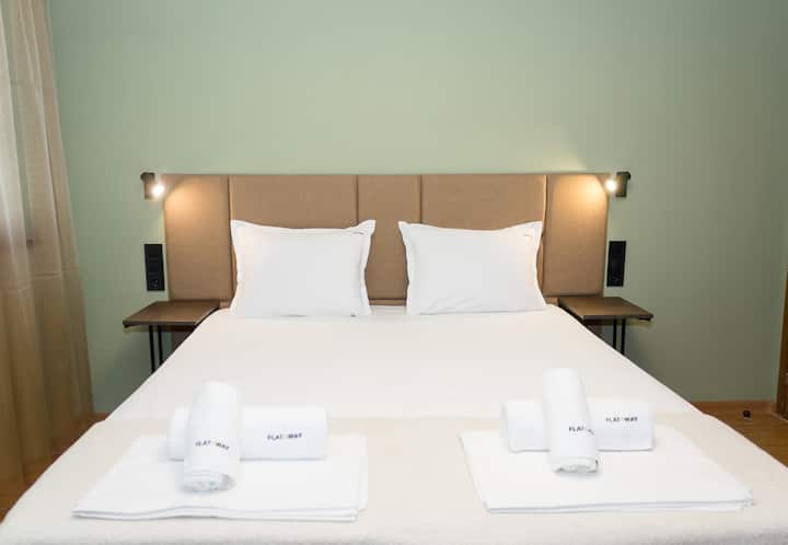 Modern Comfort In Central Varna With Workspace - Varna