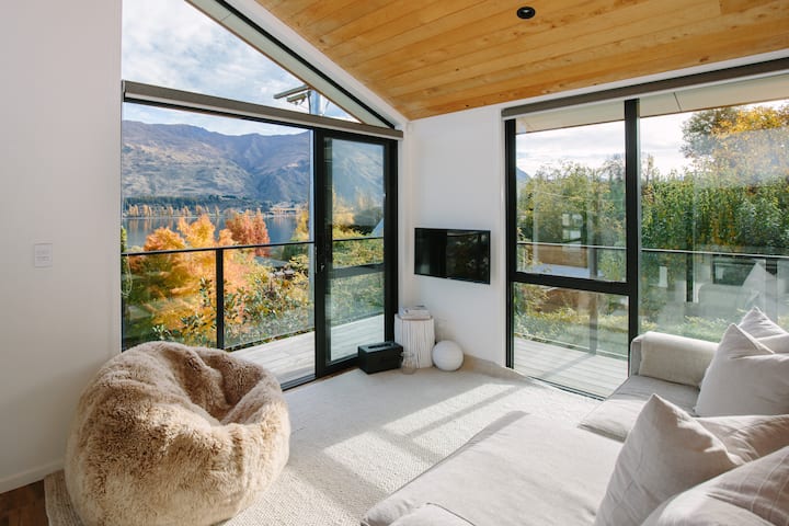 Beautiful Home With Lake Views - 瓦納卡