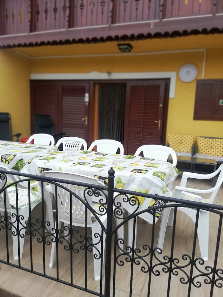 Sárga ÖNálló Nyaralóház - Balaton