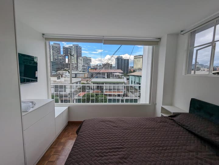 Modern Suite Near La Carolina's Park Queen Bed Tv - Quito