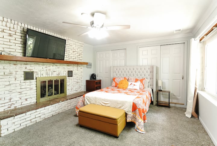 1br Apartment, Prime Location Carmel, Pet Friendly - Fishers, IN