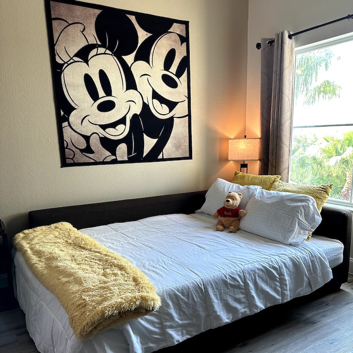 Classy Disney Themed Condo With Free Shuttle! - SEA LIFE Orlando Aquarium, Orlando