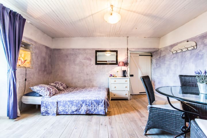 Chambre Lavande Pour 4 Personnes - Ruoms