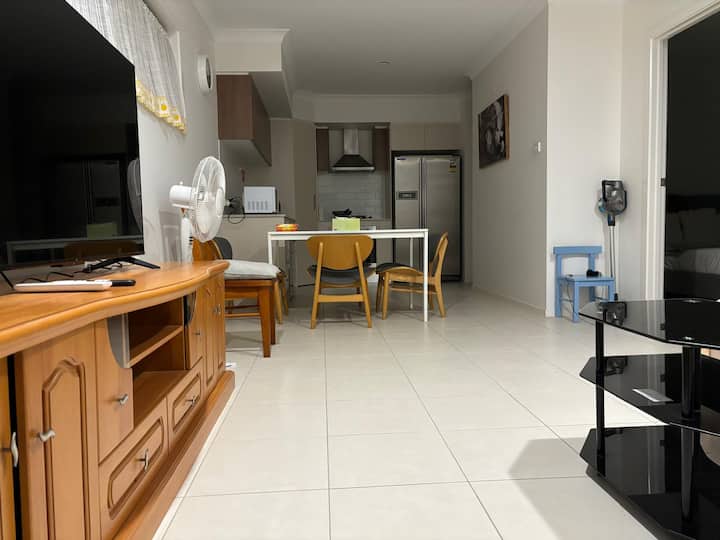 Gables/box Hil/maraylya 2br Granny Flat Near Parks - Sydney