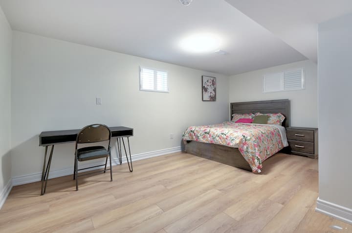 50% Discount Luxury Brand New 2bdrs 3beds Basement - Toronto