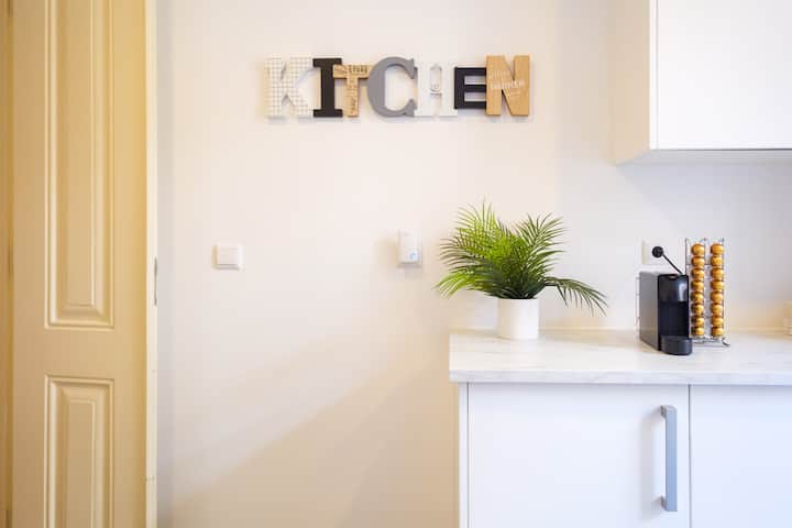 Principe Real Deluxe 3-bedroom Apartment - Lisbon