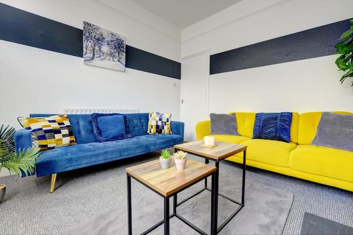 Cv5 Contractor Stays | Parking | Garden | Sleeps 6 - Coventry
