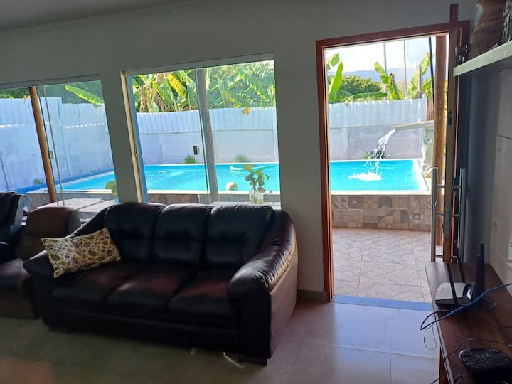 Chácara Pequena Com Piscina - Pindamonhangaba