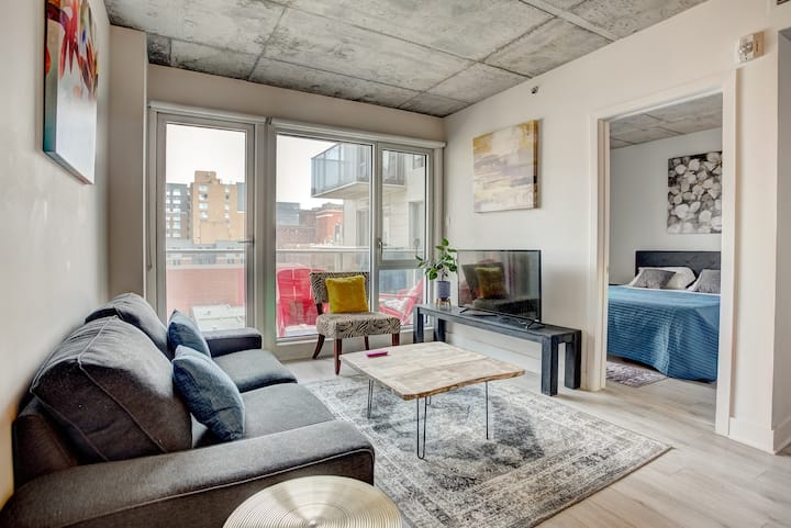 Downtown Modern Residence /W Gym & Parking - Montreal