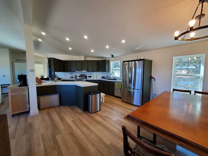 Mountain Retreat - Reservoir, Lake George