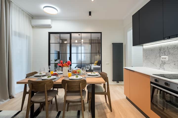 Sunny 3br Large Flat | Amzei Square | 3 Balconies - Bukarest