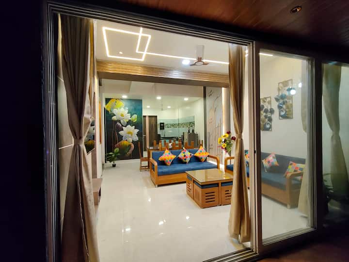 Glorious Villa - Lonavala