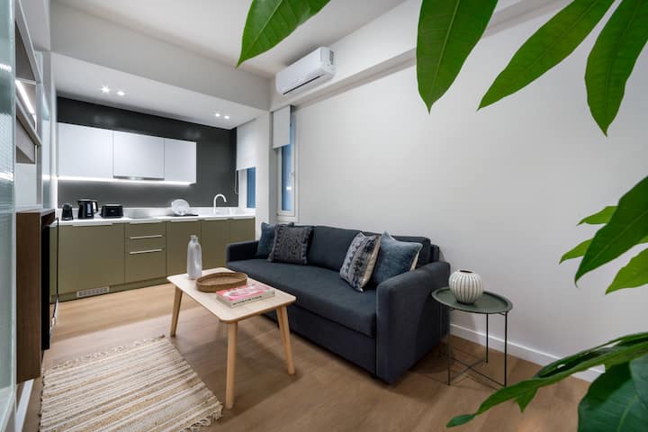 Central Bliss Suite A2 - Athens