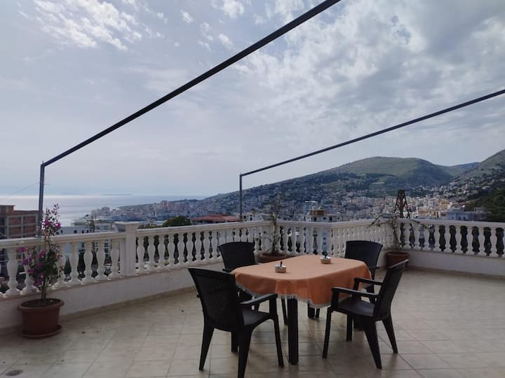 Penthouse With Big Terrace & Great Sea Views - Sarandë