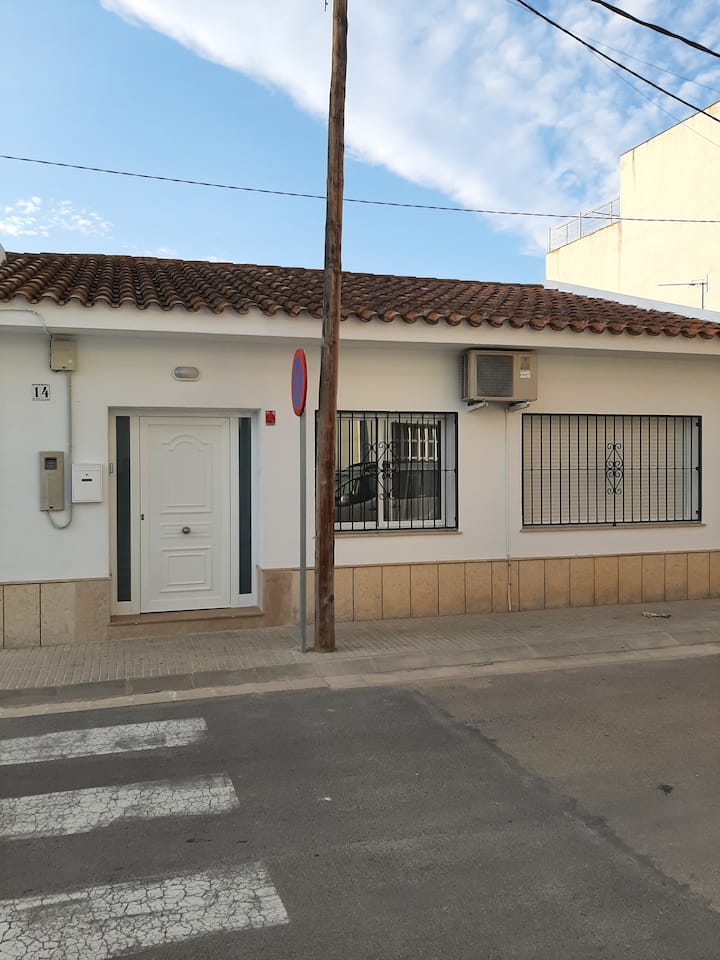 Les Buganvilles - Sant Jaume d'Enveja