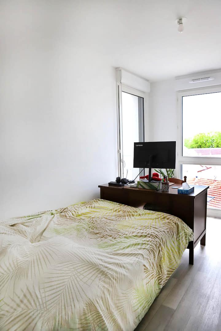 Chambre De 9m2 Avec Accès Balcon - Aubervilliers