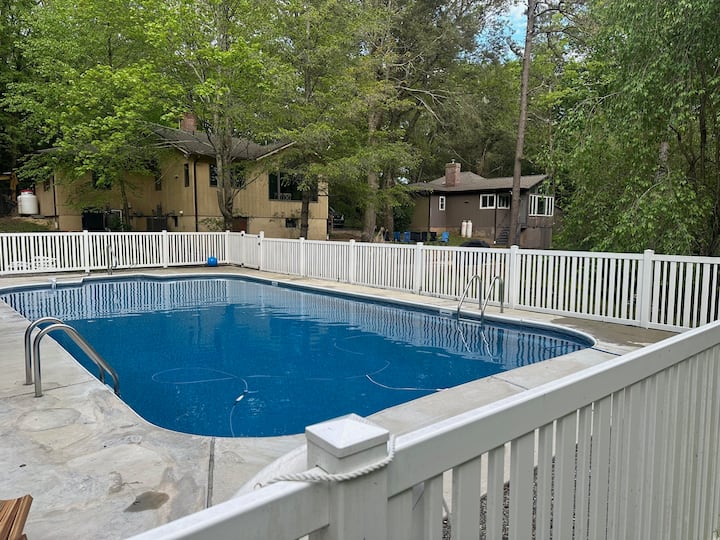 2 Cozy & Peaceful Vacation Homes - Tannersville, PA