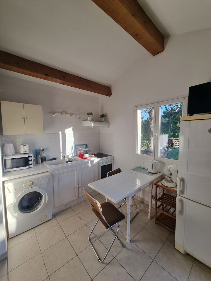 Studio Indépendant Tout éQuipé. - Plage de Canella