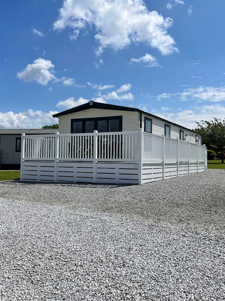 Douglas Fir Holiday Home - Hornsea