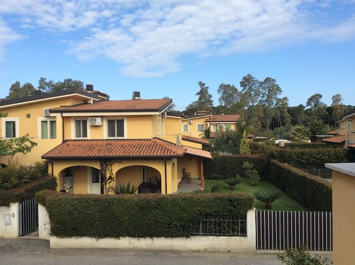 Spacious Villa Pizzo Beach Club - Pizzo