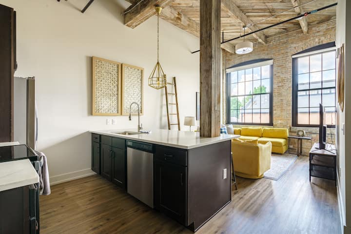 Cozy Chic Ellis Loft - Columbus, OH