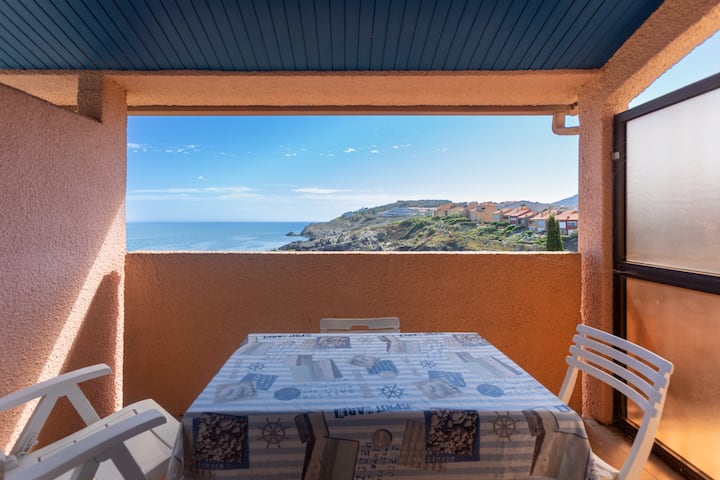 Vu Sur Mer Et Les Pieds Dans L'eau - Collioure